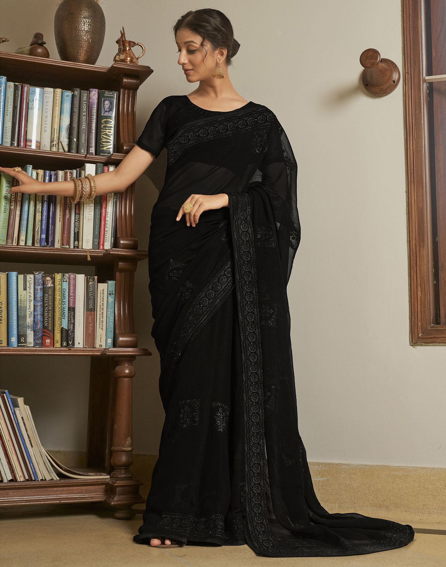 Black Plain Chiffon Saree – Leemboodi